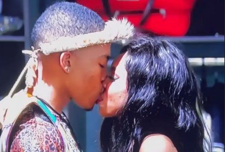 BBTitans: Thabang And Nelisa Kiss After Saturday Night Party (Video)